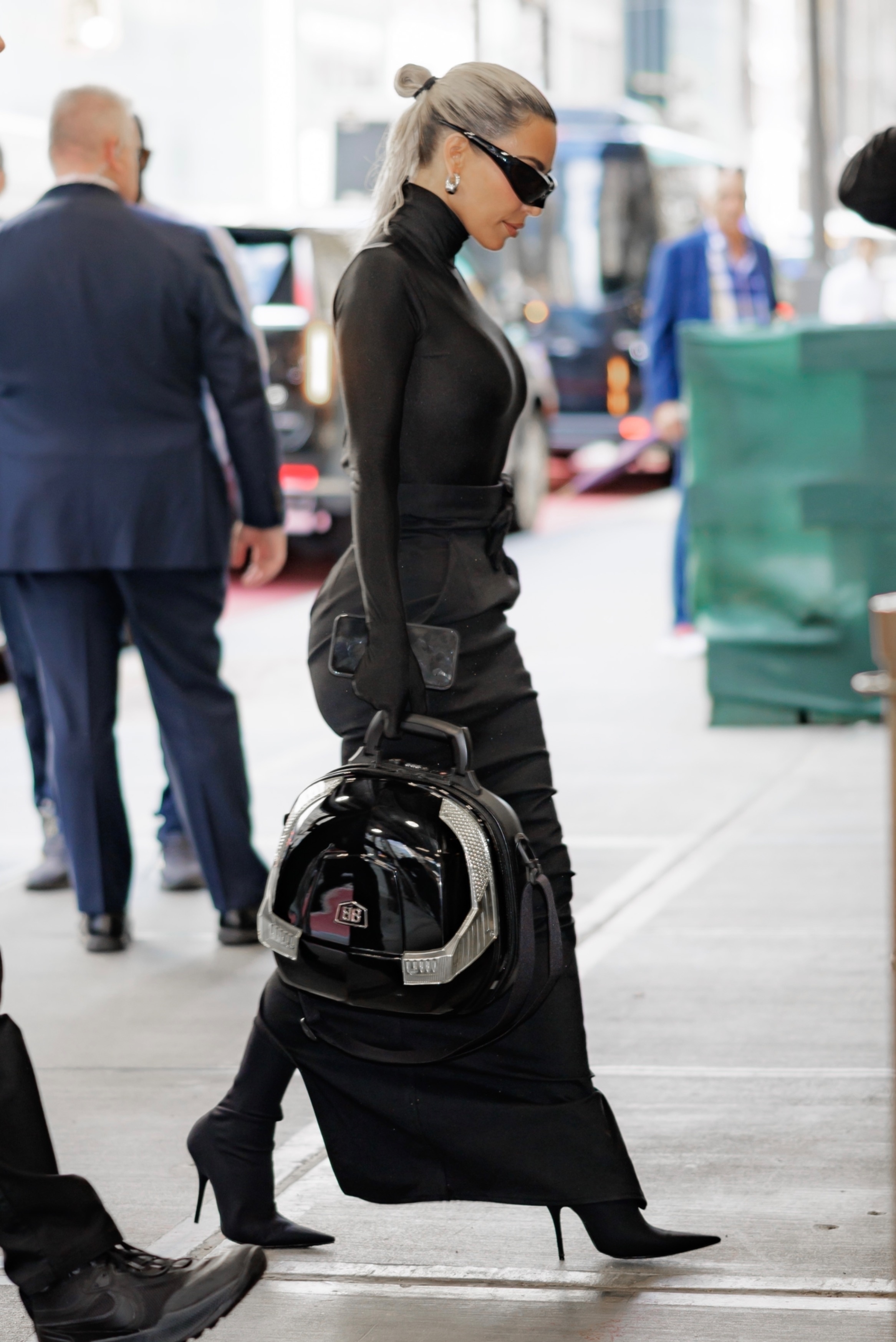 Kim Kardashians ’flip-bun’ er sæsonens bud på frisuren, der kun tager 5 ...