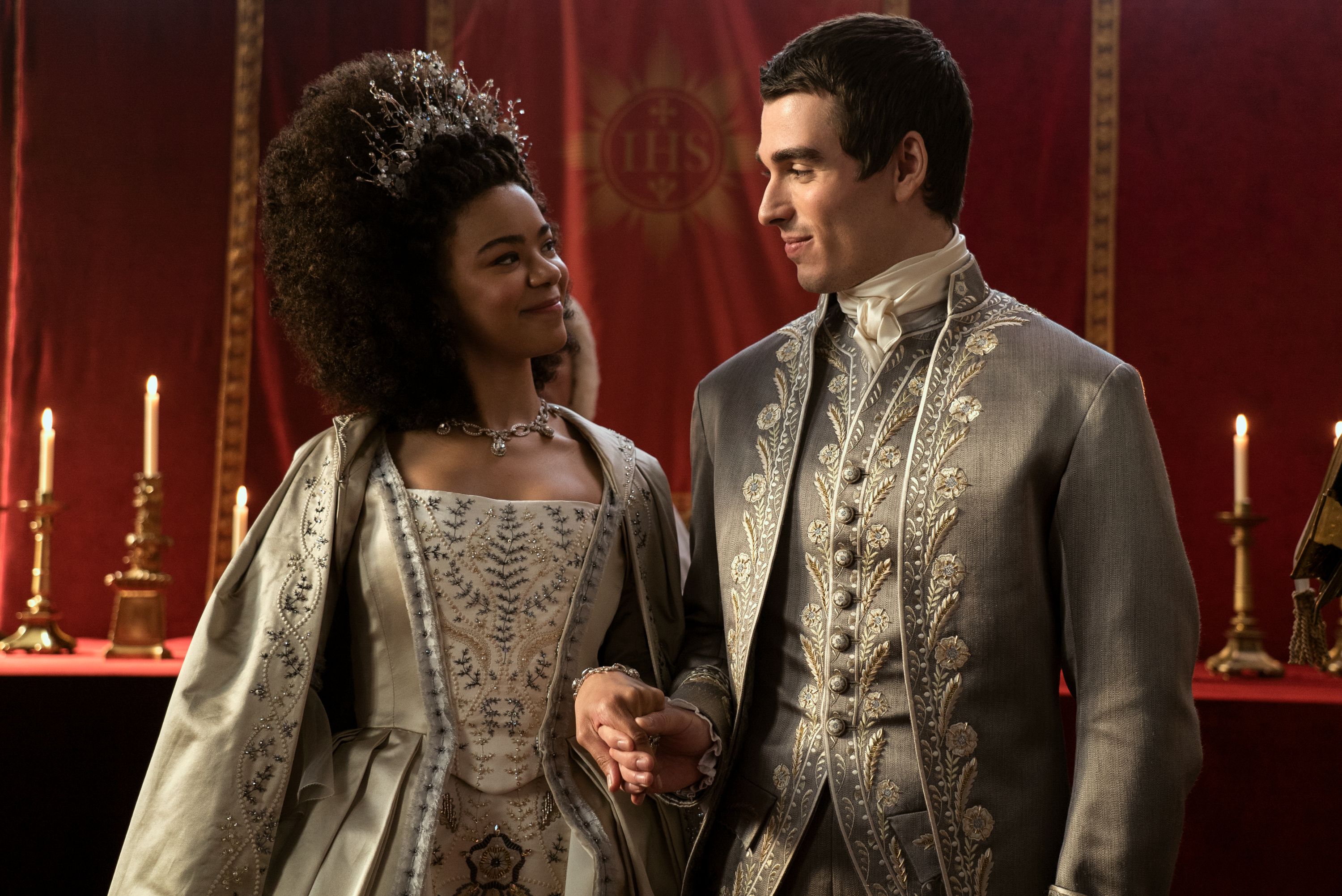 Anmeldelse: ‘Queen Charlotte: A Bridgerton Story’ er årets uundgåelige ...