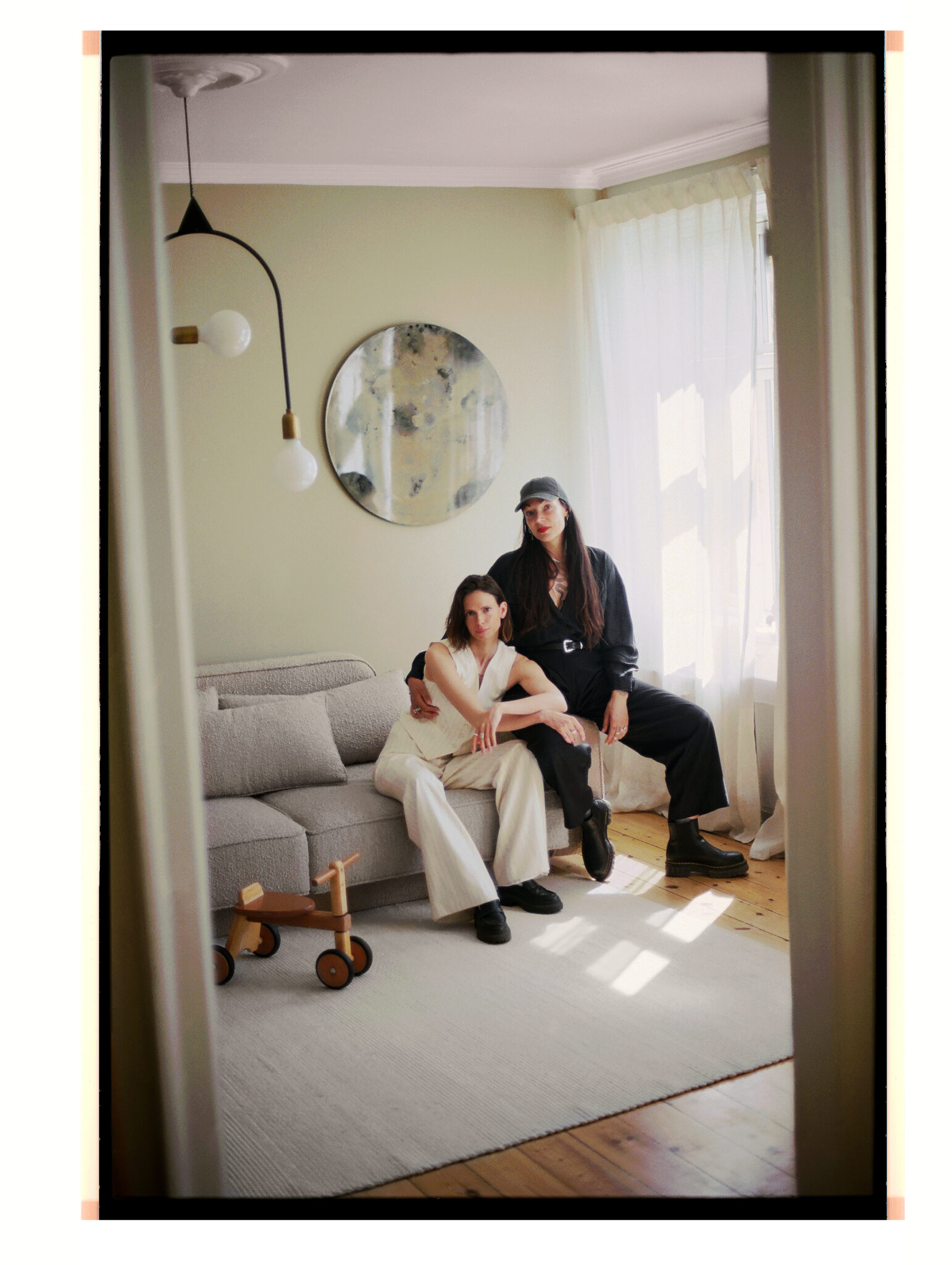 May Lifschitz: "Verden hænger jo desværre sådan sammen, at jo mere du ...